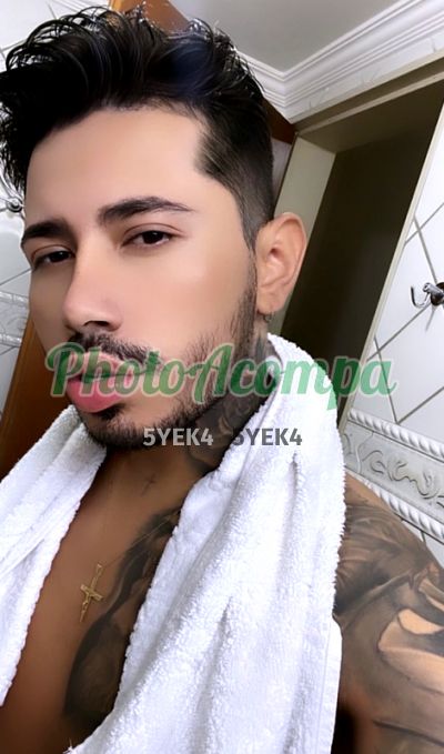 Enzo Pacheco, tatuado versátil entre 4 paredes para lhe dar todo prazer ...