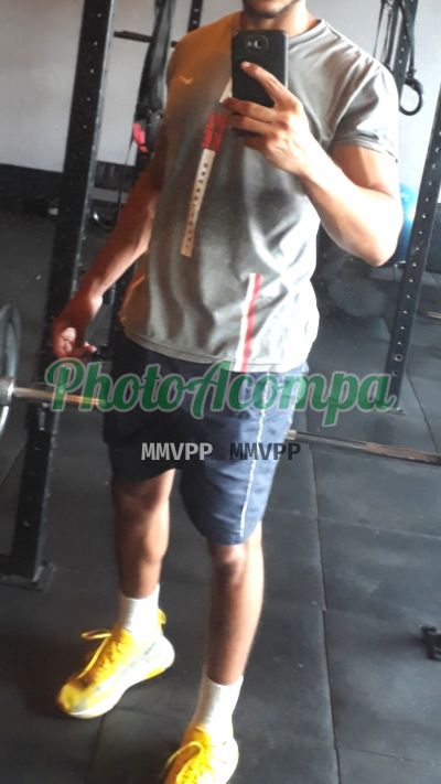 Jonathan, acompanhante lindo e dotado para seu o seu total prazer ...