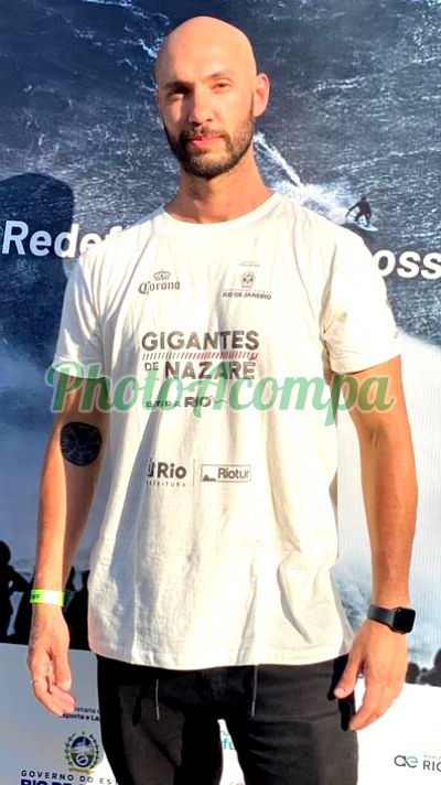 Felipe Pontes, careca, barbudo e tatuado, me chamem pelo whatsapp ...